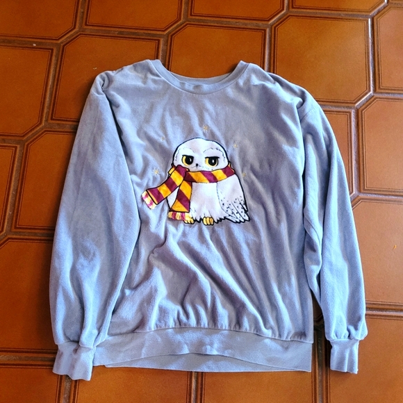 Warner Bros. | Tops | Harry Potter Owl Hogwarts Hedwig Sweater ...